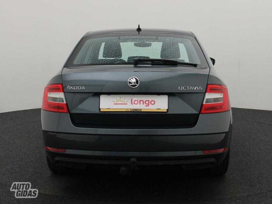 Grey Skoda Octavia 2018 in Vilnius, with an engine capacity of 1.60 L and mileage of 135 thousand km for 10799 €, photo 5 on AUTOMOTO.COM.LV