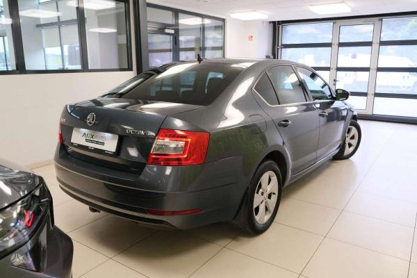 Pelēks Skoda Octavia 2018 Viļņa, ar dzinēja tilpumu 1.97 L un nobraukumu 181 tūkst. km par 10400 €, foto 2 vietnē AUTOMOTO.COM.LV