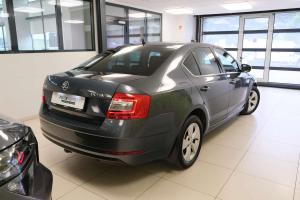 Pelēks Skoda Octavia 2018 Viļņa, ar dzinēja tilpumu 1.97 L un nobraukumu 181 tūkst. km par 10400 €, foto 3 vietnē AUTOMOTO.COM.LV