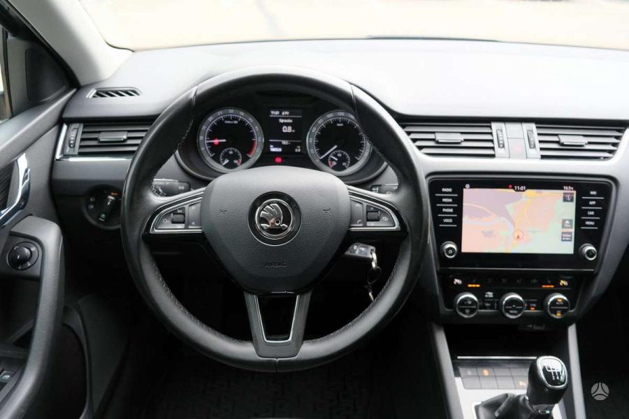 Pelēks Skoda Octavia 2018 Viļņa, ar dzinēja tilpumu 1.97 L un nobraukumu 181 tūkst. km par 10400 €, foto 6 vietnē AUTOMOTO.COM.LV