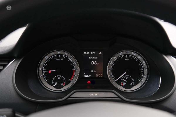 Pelēks Skoda Octavia 2018 Viļņa, ar dzinēja tilpumu 1.97 L un nobraukumu 181 tūkst. km par 10400 €, foto 6 vietnē AUTOMOTO.COM.LV