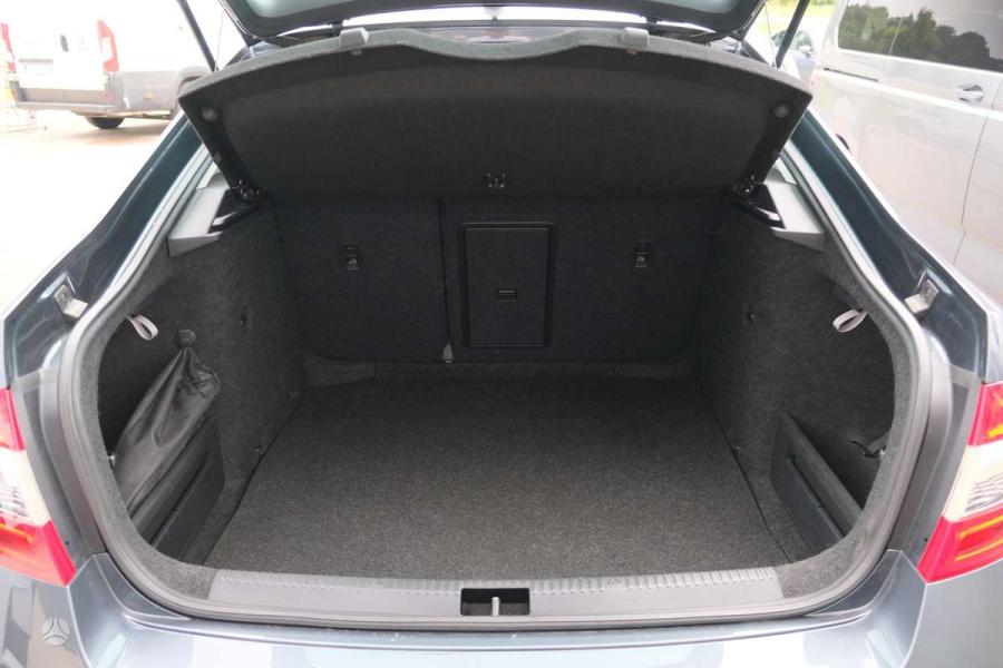 Pelēks Skoda Octavia 2018 Viļņa, ar dzinēja tilpumu 1.97 L un nobraukumu 181 tūkst. km par 10400 €, foto 24 vietnē AUTOMOTO.COM.LV