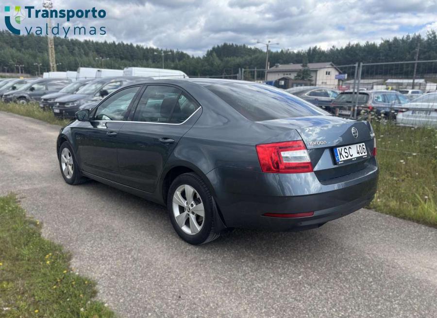 Grey Skoda Octavia 2018 in Vilnius, with an engine capacity of 1.60 L and mileage of 123 thousand km for 9500 €, photo 7 on AUTOMOTO.COM.LV