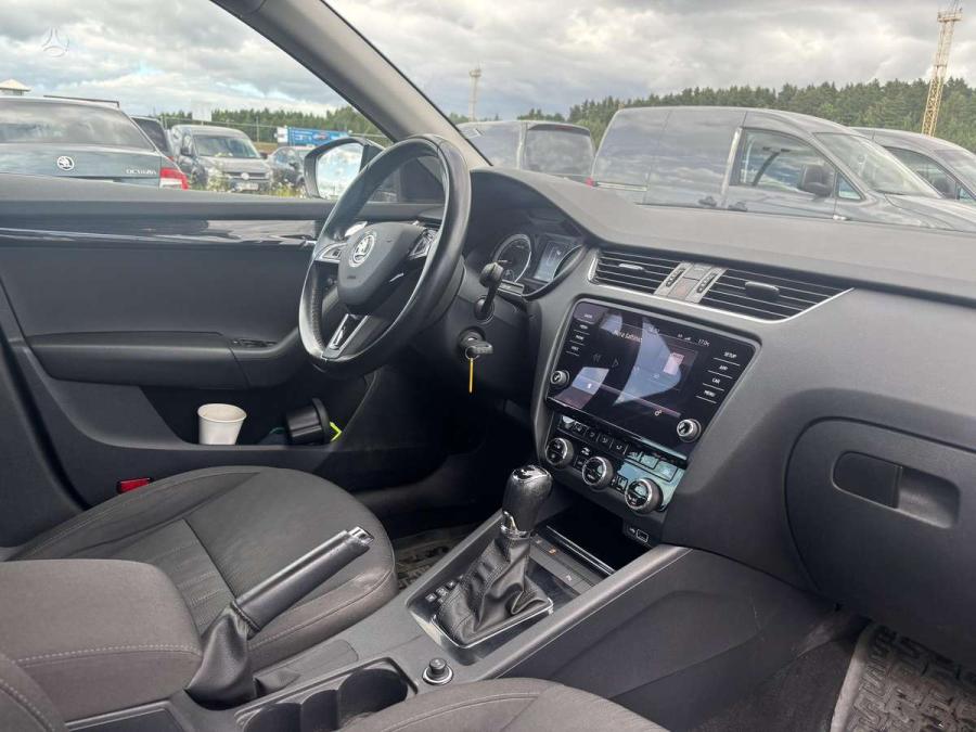 Grey Skoda Octavia 2018 in Vilnius, with an engine capacity of 1.60 L and mileage of 123 thousand km for 9500 €, photo 10 on AUTOMOTO.COM.LV
