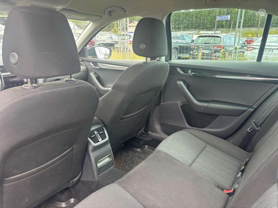 Grey Skoda Octavia 2018 in Vilnius, with an engine capacity of 1.60 L and mileage of 123 thousand km for 9500 €, photo 11 on AUTOMOTO.COM.LV