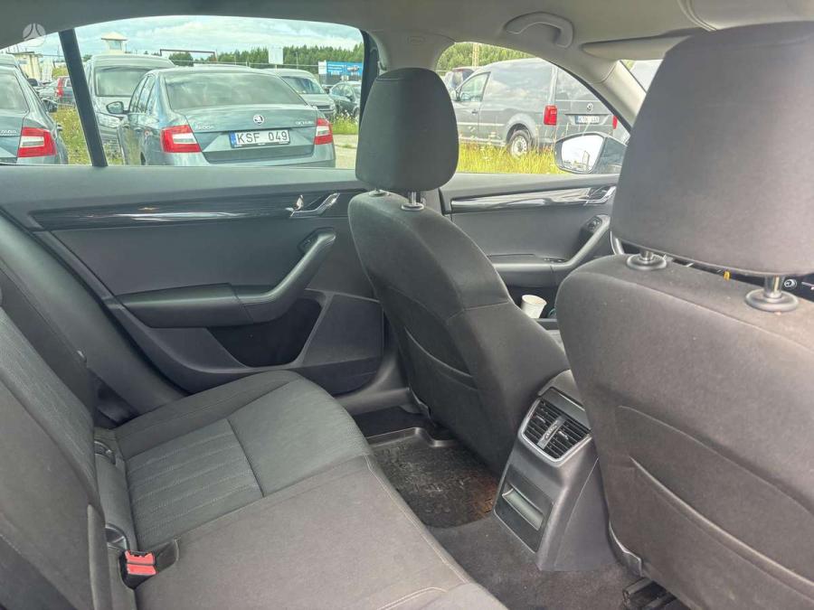 Grey Skoda Octavia 2018 in Vilnius, with an engine capacity of 1.60 L and mileage of 123 thousand km for 9500 €, photo 12 on AUTOMOTO.COM.LV