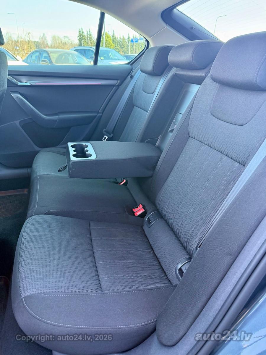 Pelēks Skoda Octavia 2018 Tallina, ar dzinēja tilpumu 1.80 L un nobraukumu 245 tūkst. km par 8990 €, foto 13 vietnē AUTOMOTO.COM.LV