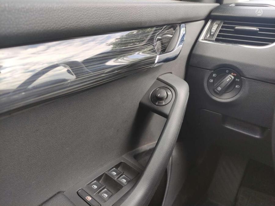 Grey Skoda Octavia 2018 in Panevezys, with an engine capacity of 1.60 L and mileage of 124 thousand km for 10500 €, photo 11 on AUTOMOTO.COM.LV