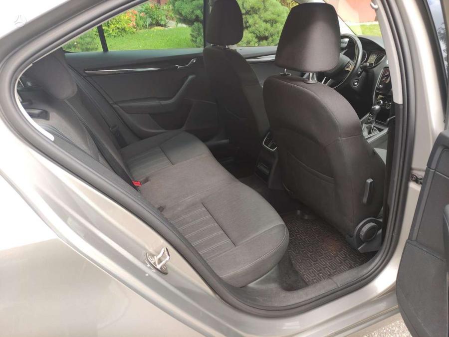 Grey Skoda Octavia 2018 in Panevezys, with an engine capacity of 1.60 L and mileage of 124 thousand km for 10500 €, photo 13 on AUTOMOTO.COM.LV