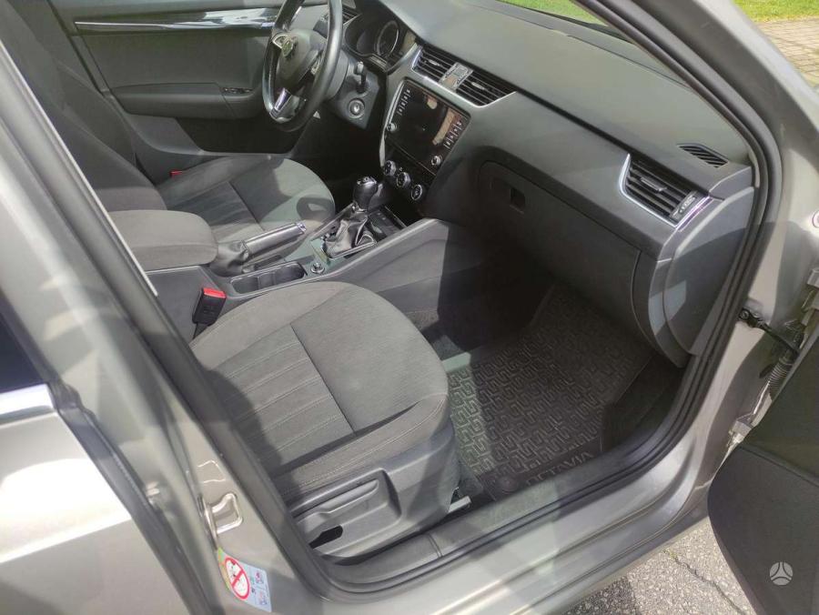Grey Skoda Octavia 2018 in Panevezys, with an engine capacity of 1.60 L and mileage of 124 thousand km for 10500 €, photo 15 on AUTOMOTO.COM.LV