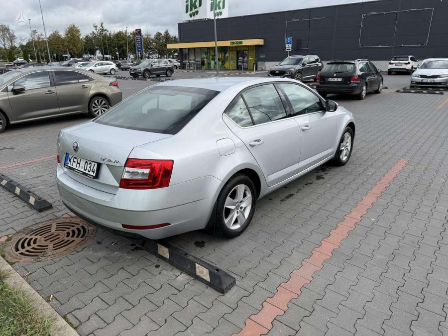 Grey Skoda Octavia 2018 in Kaunas, with an engine capacity of 1.40 L and mileage of 133 thousand km for 8650 €, photo 7 on AUTOMOTO.COM.LV