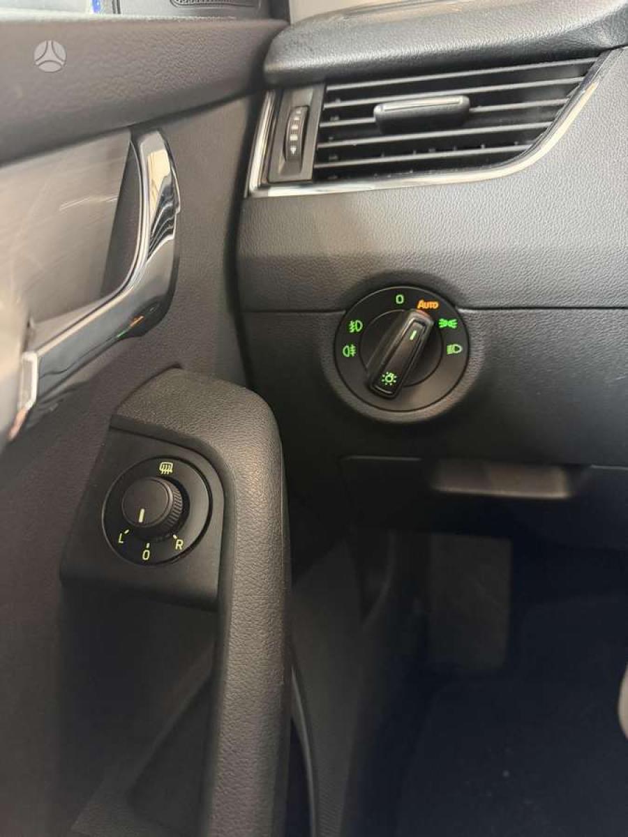 Grey Skoda Octavia 2018 in Kaunas, with an engine capacity of 1.40 L and mileage of 133 thousand km for 8650 €, photo 11 on AUTOMOTO.COM.LV