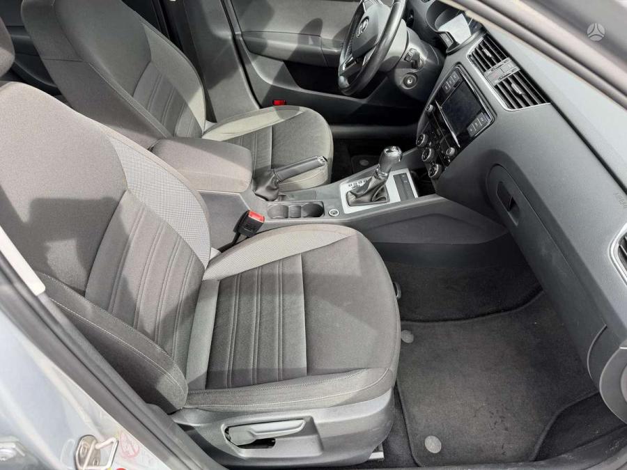 Grey Skoda Octavia 2018 in Kaunas, with an engine capacity of 1.40 L and mileage of 133 thousand km for 8650 €, photo 13 on AUTOMOTO.COM.LV