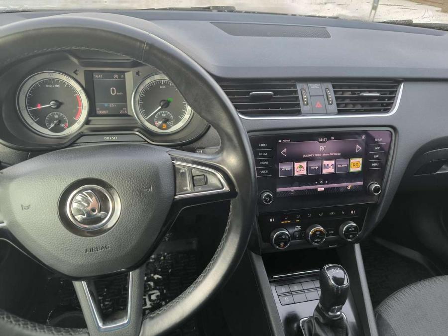Grey Skoda Octavia 2019 in Alytus, with an engine capacity of 1.50 L and mileage of 100 thousand km for 12500 €, photo 6 on AUTOMOTO.COM.LV