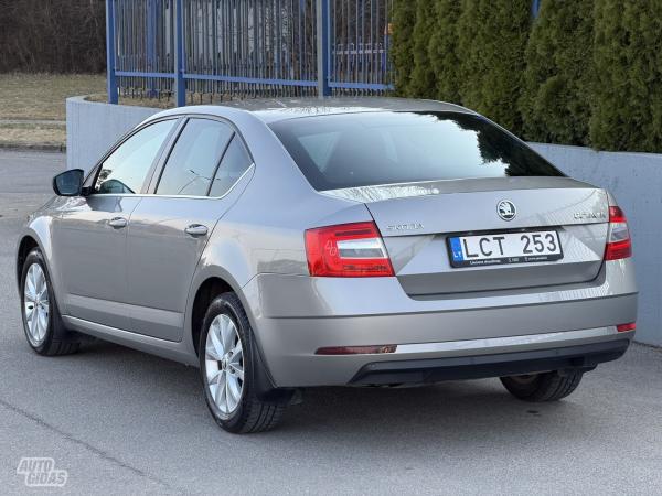 Pelēks Skoda Octavia 2019 Viļņa, ar dzinēja tilpumu 1.60 L un nobraukumu 169 tūkst. km par 11300 €, foto 2 vietnē AUTOMOTO.COM.LV