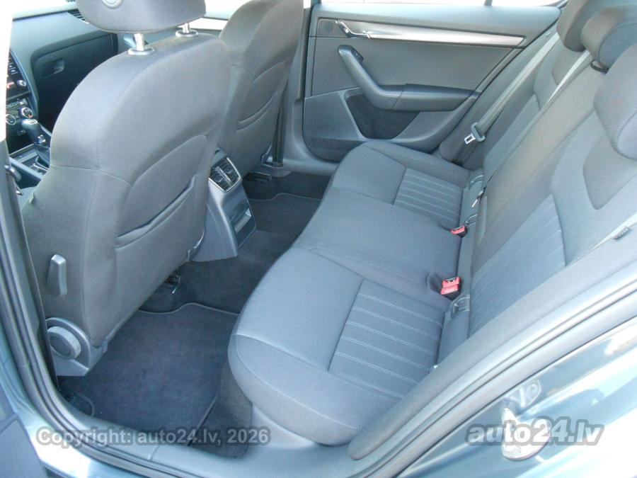Grey Skoda Octavia 2019 in Viljandi, with an engine capacity of 1.60 L and mileage of 174 thousand km for 11990 €, photo 11 on AUTOMOTO.COM.LV