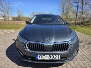 Grey Skoda Octavia 2021 in Riga, with an engine capacity of 1.50 L and mileage of 141 thousand km for 13350 €, photo  on AUTOMOTO.COM.LV