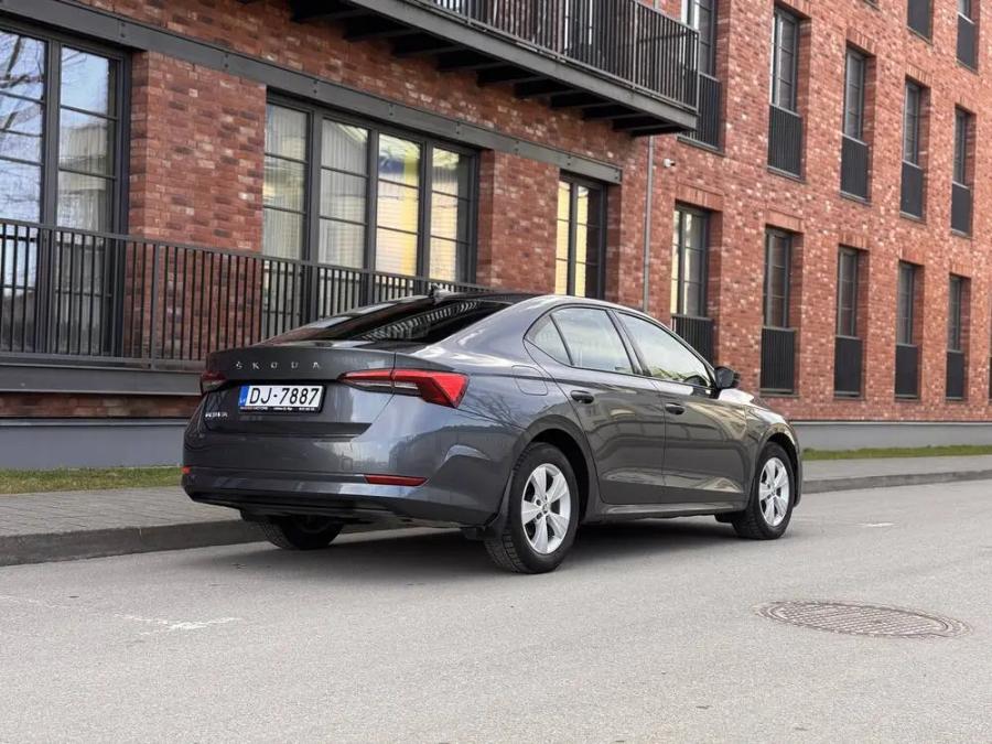 Pelēks Skoda Octavia 2021 Rīga, ar dzinēja tilpumu 1.00 L un nobraukumu 104 tūkst. km par 13500 €, foto 4 vietnē AUTOMOTO.COM.LV