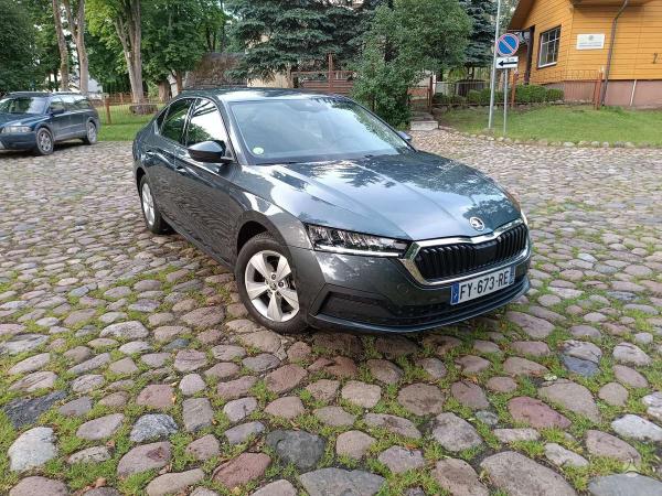 Grey Skoda Octavia 2021 in Anyksciai, with an engine capacity of 1.97 L and mileage of 217 thousand km for 11900 €, photo 1 on AUTOMOTO.COM.LV