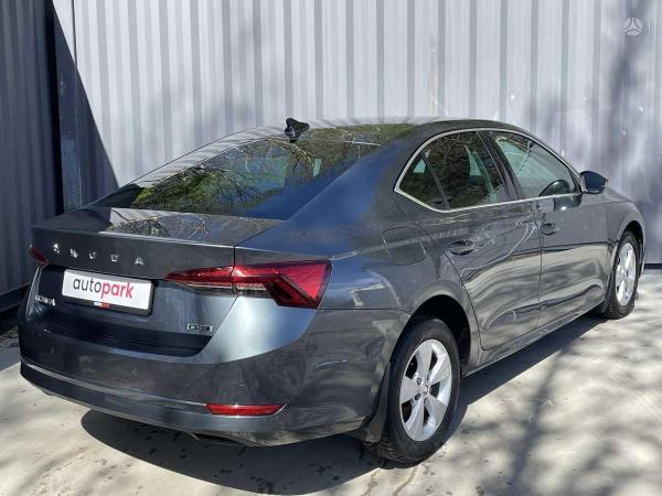 Grey Skoda Octavia 2021 in Vilnius, with an engine capacity of 1.00 L and mileage of 105 thousand km for 13900 €, photo 3 on AUTOMOTO.COM.LV