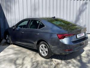 Grey Skoda Octavia 2021 in Vilnius, with an engine capacity of 1.00 L and mileage of 105 thousand km for 13900 €, photo 5 on AUTOMOTO.COM.LV
