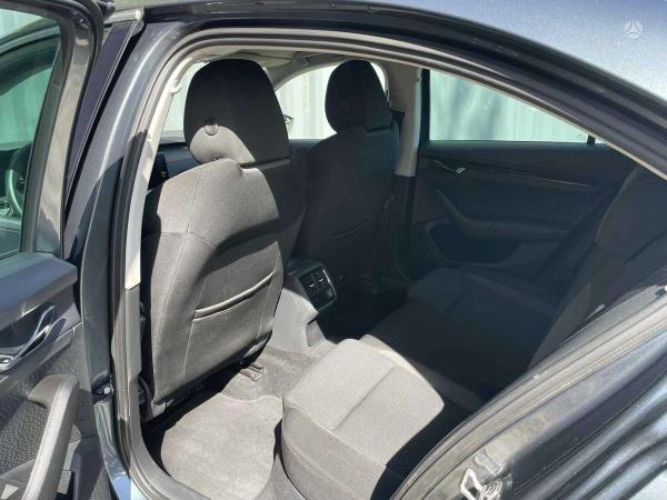 Grey Skoda Octavia 2021 in Vilnius, with an engine capacity of 1.00 L and mileage of 105 thousand km for 13900 €, photo 6 on AUTOMOTO.COM.LV