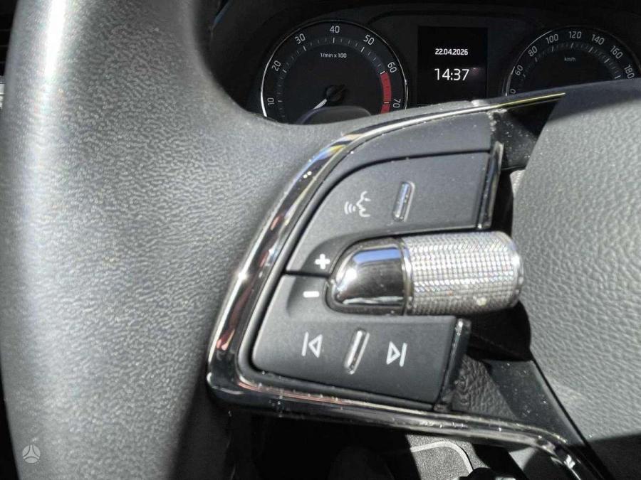 Grey Skoda Octavia 2021 in Vilnius, with an engine capacity of 1.00 L and mileage of 105 thousand km for 13900 €, photo 13 on AUTOMOTO.COM.LV