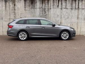Grey Skoda Octavia 2022 in Vilnius, with an engine capacity of 1.97 L and mileage of 122 thousand km for 14900 €, photo 6 on AUTOMOTO.COM.LV