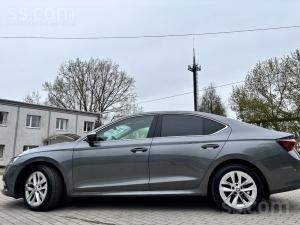 Grey Skoda Octavia 2022 in Riga, with an engine capacity of 1.50 L and mileage of 82 thousand km for 17200 €, photo 11 on AUTOMOTO.COM.LV