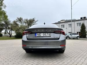 Grey Skoda Octavia 2022 in Riga, with an engine capacity of 1.50 L and mileage of 82 thousand km for 17200 €, photo 12 on AUTOMOTO.COM.LV