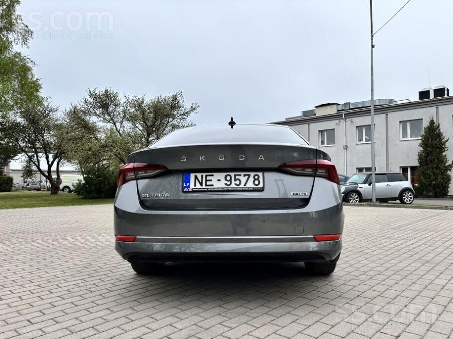 Grey Skoda Octavia 2022 in Riga, with an engine capacity of 1.50 L and mileage of 82 thousand km for 17200 €, photo 12 on AUTOMOTO.COM.LV