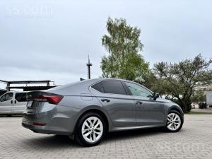 Grey Skoda Octavia 2022 in Riga, with an engine capacity of 1.50 L and mileage of 82 thousand km for 17200 €, photo 13 on AUTOMOTO.COM.LV