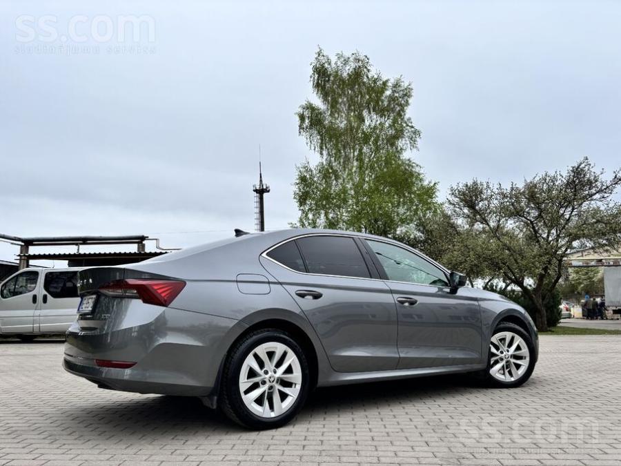 Grey Skoda Octavia 2022 in Riga, with an engine capacity of 1.50 L and mileage of 82 thousand km for 17200 €, photo 13 on AUTOMOTO.COM.LV
