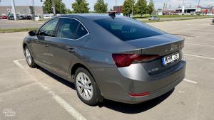 Pelēks Skoda Octavia 2022 Kauņa, ar dzinēja tilpumu 1.50 L un nobraukumu 100 tūkst. km par 18500 €, foto 4 vietnē AUTOMOTO.COM.LV
