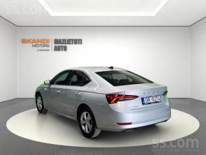 Grey Skoda Octavia 2022 in Riga, with an engine capacity of 2.00 L and mileage of 124 thousand km for 17990 €, photo 5 on AUTOMOTO.COM.LV