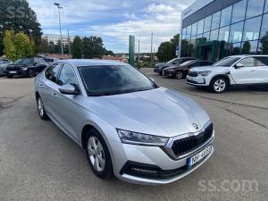 Grey Skoda Octavia 2022 in Riga, with an engine capacity of 2.00 L and mileage of 178 thousand km for 17500 €, photo 3 on AUTOMOTO.COM.LV