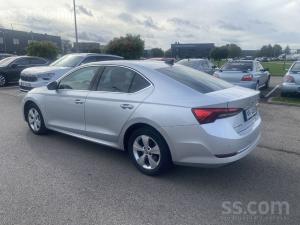Grey Skoda Octavia 2022 in Riga, with an engine capacity of 2.00 L and mileage of 178 thousand km for 17500 €, photo 4 on AUTOMOTO.COM.LV