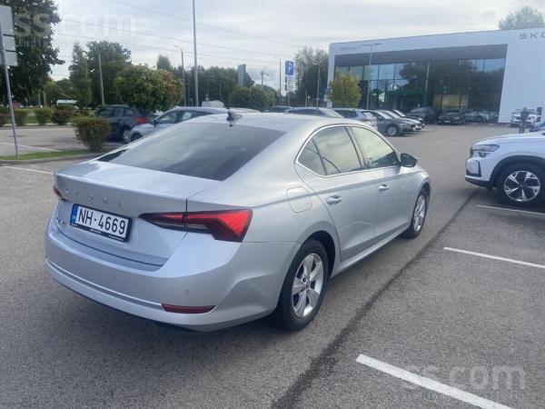 Grey Skoda Octavia 2022 in Riga, with an engine capacity of 2.00 L and mileage of 178 thousand km for 17500 €, photo 5 on AUTOMOTO.COM.LV