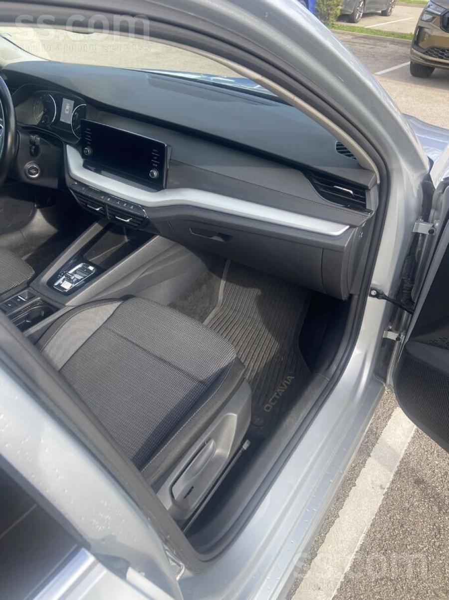Grey Skoda Octavia 2022 in Riga, with an engine capacity of 2.00 L and mileage of 178 thousand km for 17500 €, photo 8 on AUTOMOTO.COM.LV