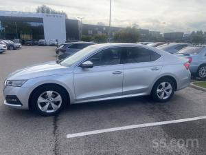 Grey Skoda Octavia 2022 in Riga, with an engine capacity of 2.00 L and mileage of 178 thousand km for 17500 €, photo 15 on AUTOMOTO.COM.LV