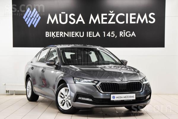 Grey Skoda Octavia 2023 in Riga, with an engine capacity of 1.50 L and mileage of 121 thousand km for 17890 €, photo 3 on AUTOMOTO.COM.LV