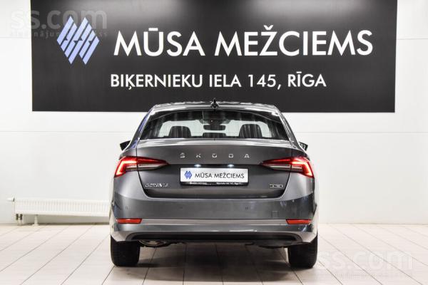 Grey Skoda Octavia 2023 in Riga, with an engine capacity of 1.50 L and mileage of 121 thousand km for 17890 €, photo 6 on AUTOMOTO.COM.LV