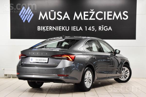 Grey Skoda Octavia 2023 in Riga, with an engine capacity of 1.50 L and mileage of 121 thousand km for 17890 €, photo 7 on AUTOMOTO.COM.LV