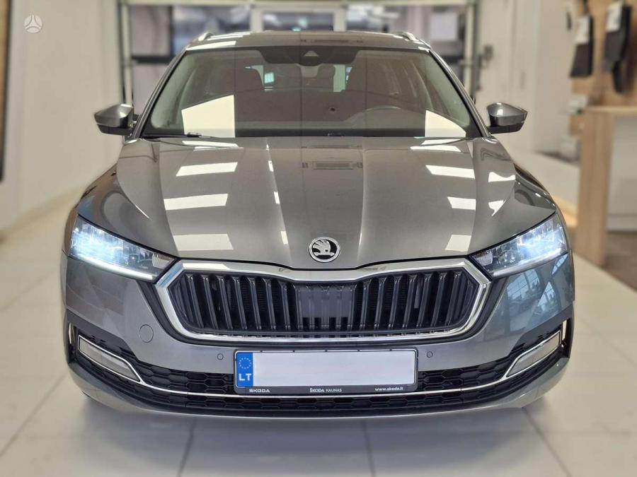 Grey Skoda Octavia 2023 in Kaunas, with an engine capacity of 1.50 L and mileage of 95 thousand km for 20700 €, photo 3 on AUTOMOTO.COM.LV