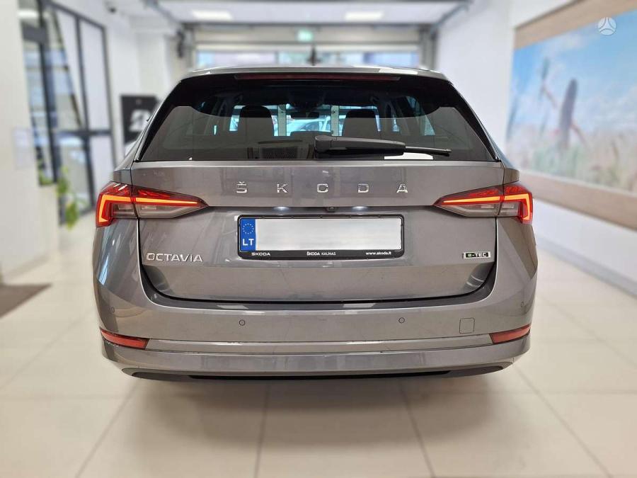 Grey Skoda Octavia 2023 in Kaunas, with an engine capacity of 1.50 L and mileage of 95 thousand km for 20700 €, photo 6 on AUTOMOTO.COM.LV