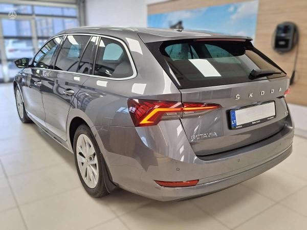 Grey Skoda Octavia 2023 in Kaunas, with an engine capacity of 1.50 L and mileage of 95 thousand km for 20700 €, photo 6 on AUTOMOTO.COM.LV
