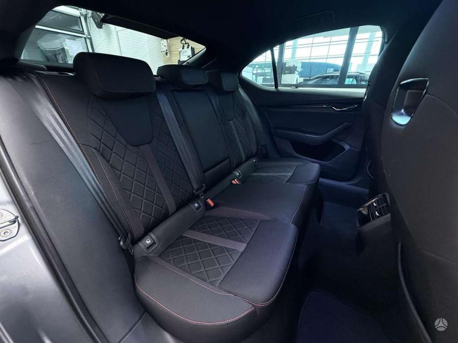 Pelēks Skoda Octavia 2023 Kauņa, ar dzinēja tilpumu 1.98 L un nobraukumu 173 tūkst. km par 19990 €, foto 22 vietnē AUTOMOTO.COM.LV