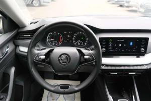 Pelēks Skoda Octavia 2023 Viļņa, ar dzinēja tilpumu 1.50 L un nobraukumu 126 tūkst. km par 18400 €, foto 6 vietnē AUTOMOTO.COM.LV