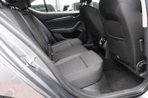 Pelēks Skoda Octavia 2023 Viļņa, ar dzinēja tilpumu 1.50 L un nobraukumu 126 tūkst. km par 18400 €, foto 10 vietnē AUTOMOTO.COM.LV