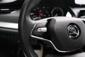 Pelēks Skoda Octavia 2023 Viļņa, ar dzinēja tilpumu 1.50 L un nobraukumu 126 tūkst. km par 18400 €, foto 18 vietnē AUTOMOTO.COM.LV